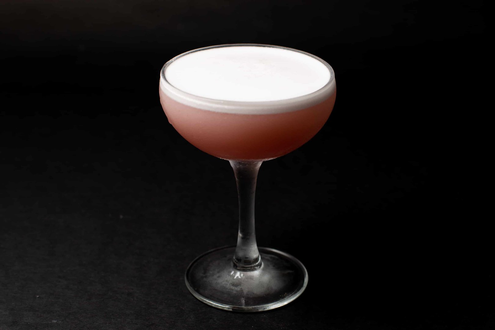Clover Club Recipe - CocktailLove