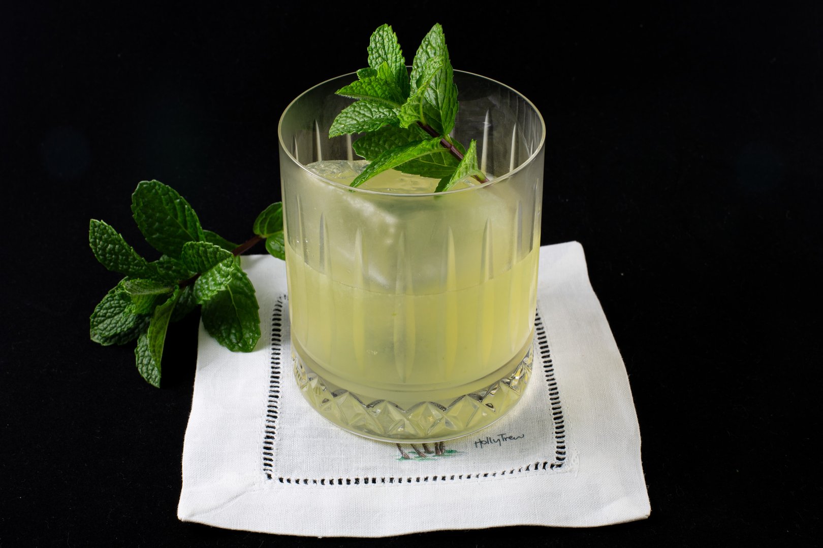 Smoke and Mirrors Recipe - CocktailLove